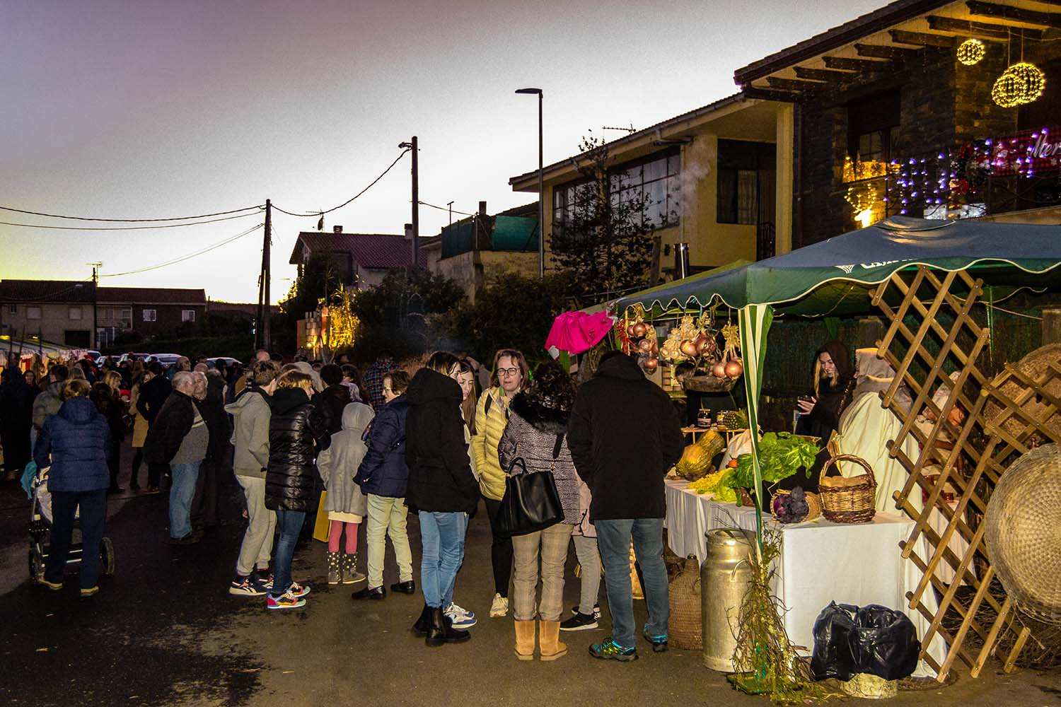 El encendido de luces y el mercado navideño abren el sábado 14 en ...