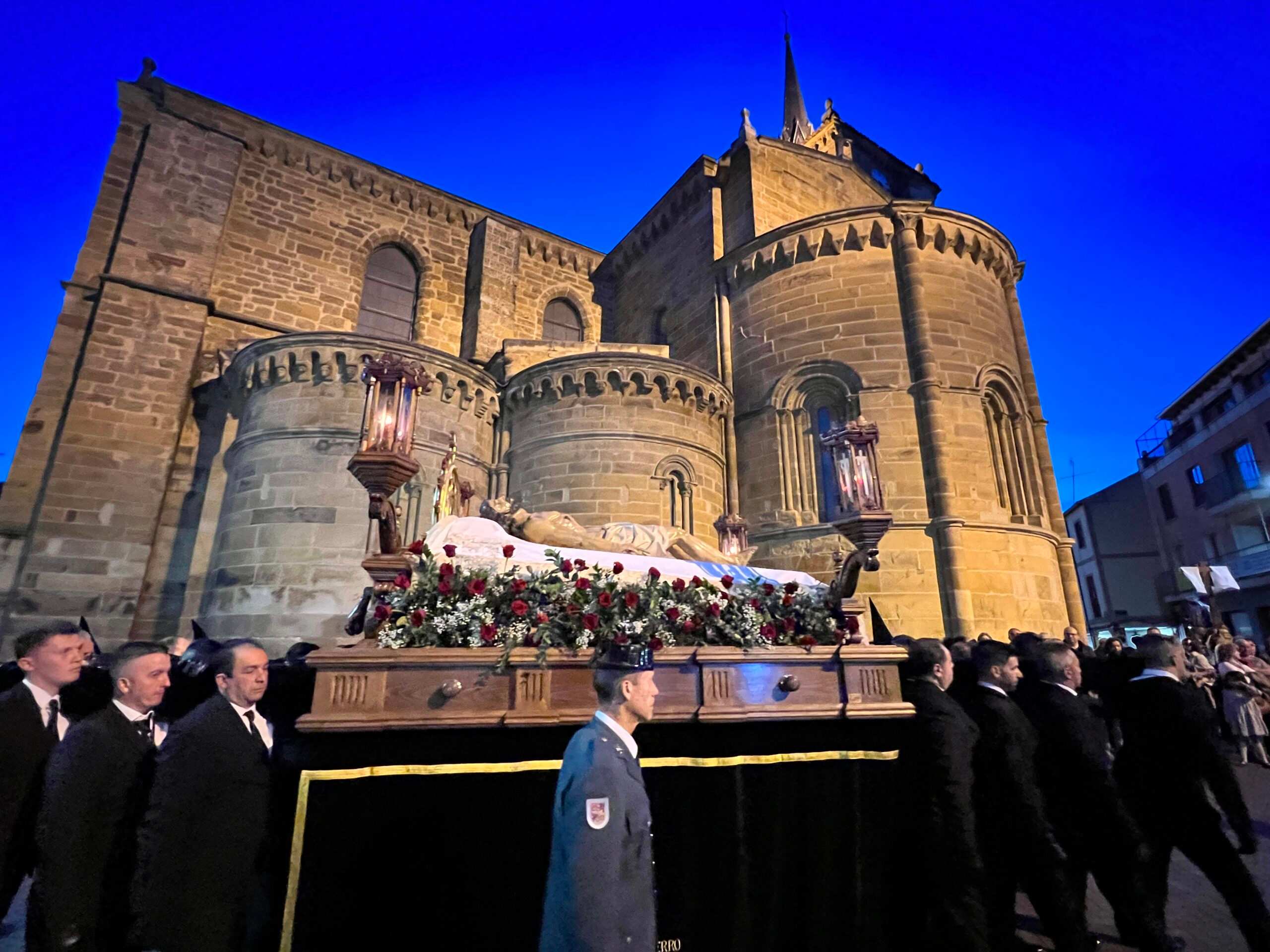 GALERÍA: Magna Procesión del Santo Entierro en Benavente - Benavente ...