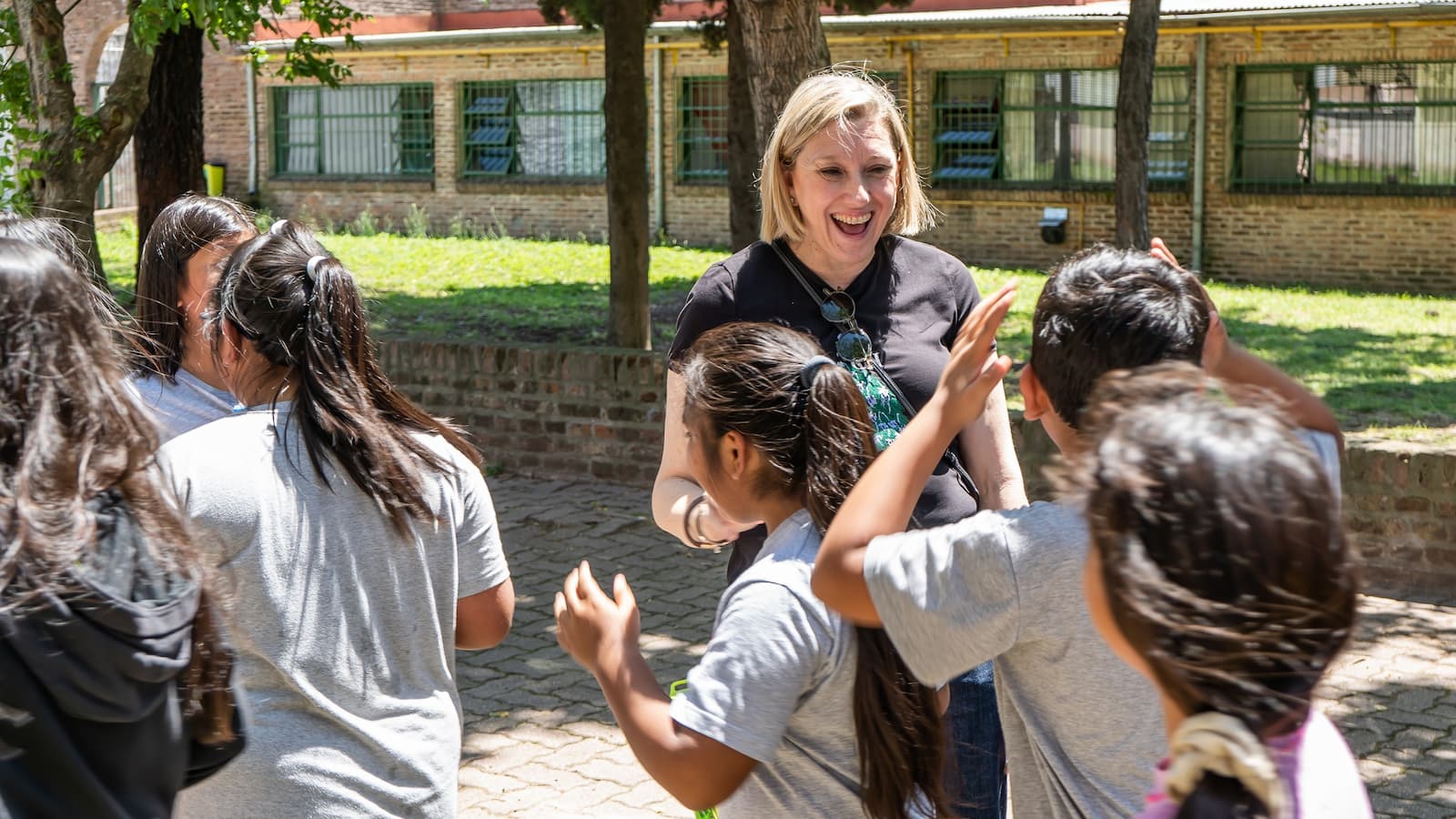 La vicepresidenta de la Junta visita en Buenos Aires un proyecto educativo impulsado desde ...